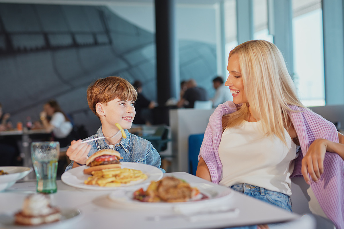 Restaurant Runway | AeroParking